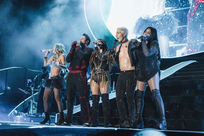 Despedida Emocionante do RBD na 'Soy Rebelde Tour' Despedida Emocionante do RBD na 'Soy Rebelde Tour'